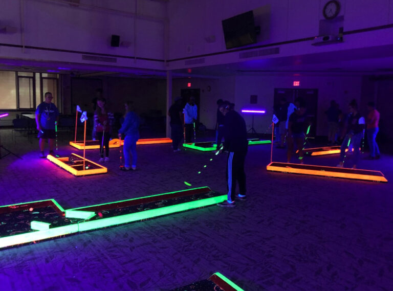 Cosmic Mini Golf | Neon Entertainment