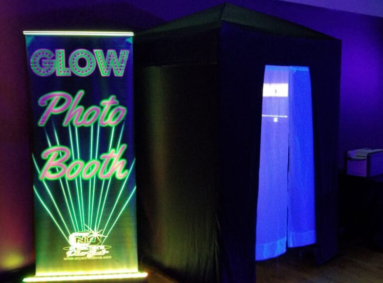 Glow Booth | Neon Entertainment