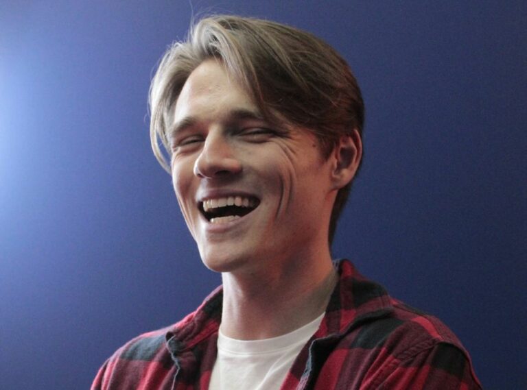 Comedian Ryan Kelly | Neon Entertainment